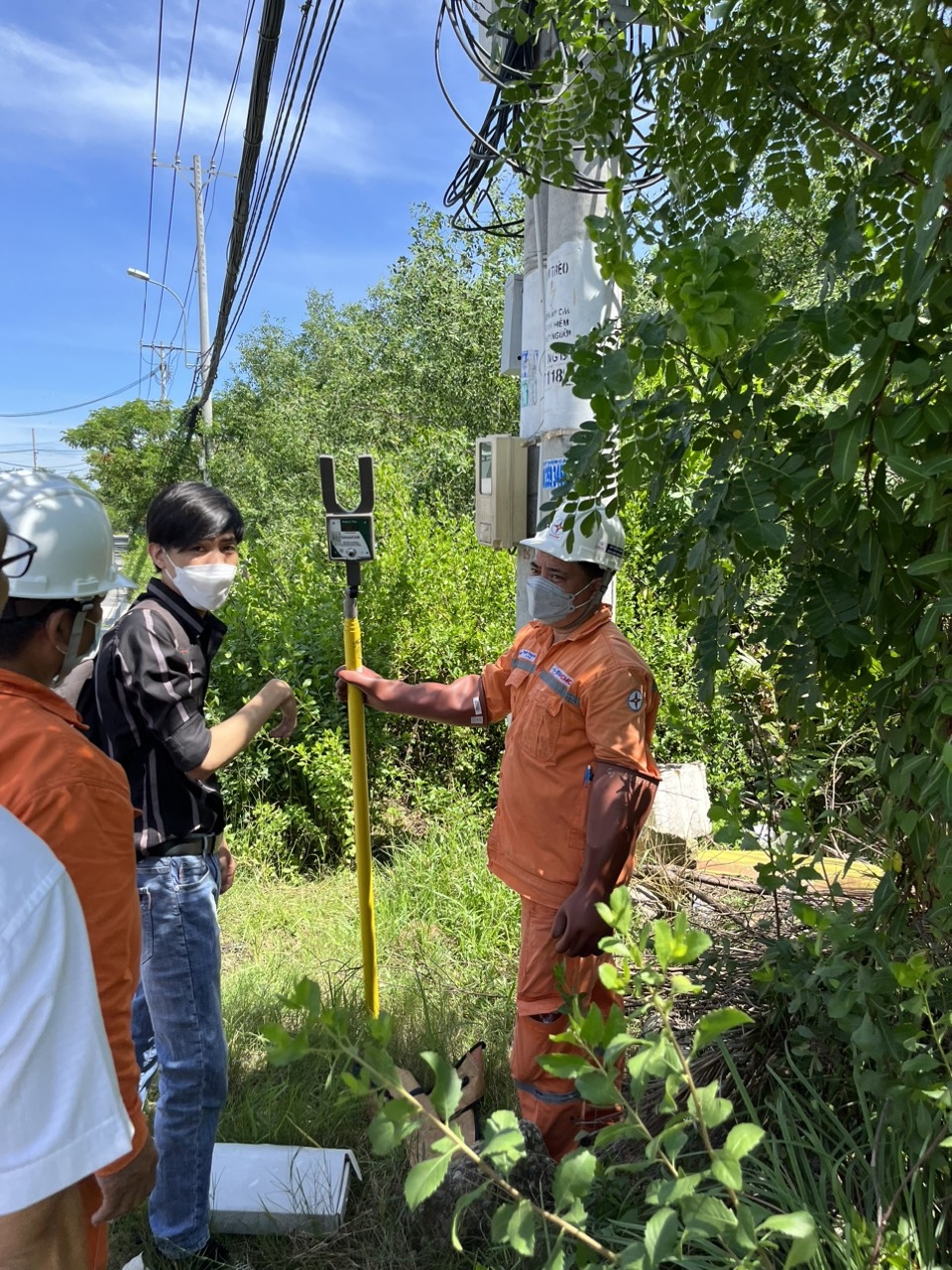 Nghiệm thu sào đo dòng trung thế Sensorlink - Mỹ
